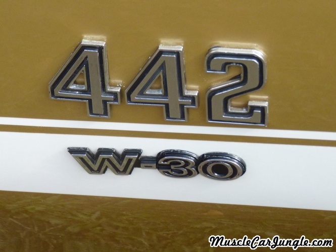 1972 442 W 30 Cutlass Side Emblem
